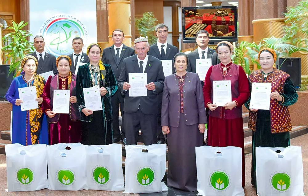 В музее Туркменистана прошло награждение «Народный мастер ...
