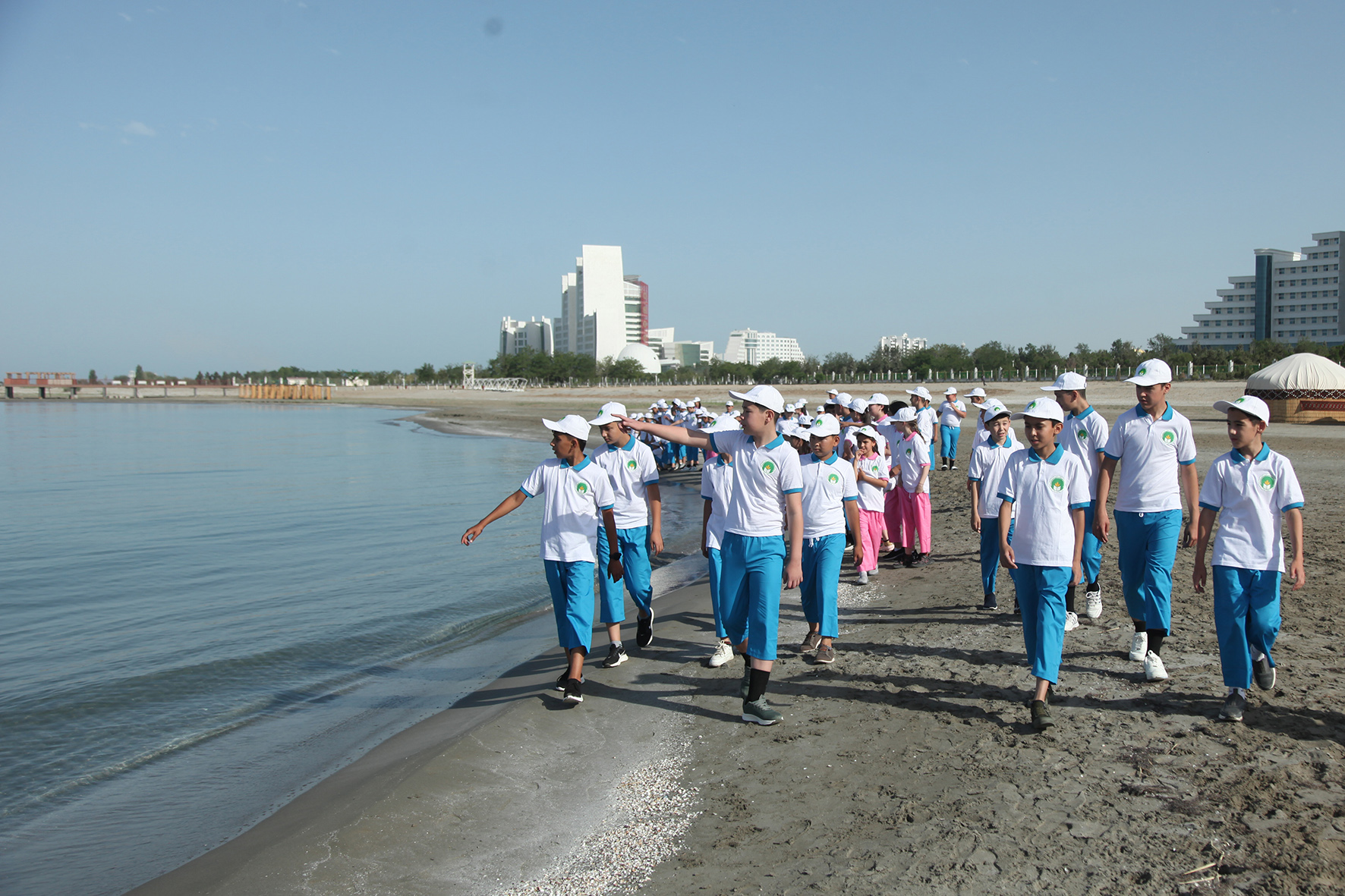 In the seaside pearl of Turkmenistan "Avaza" - the height of summer ...