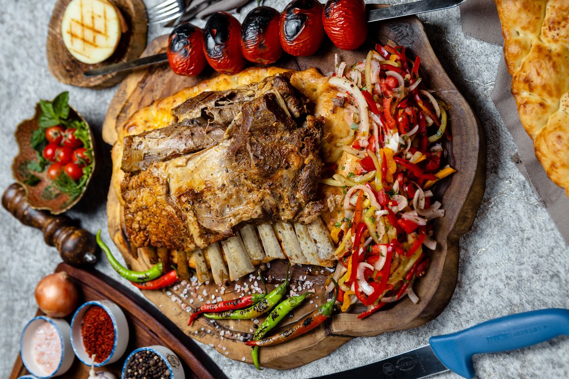 Altyn Çaýhana restaurant invites you to enjoy dishes on the grill ...