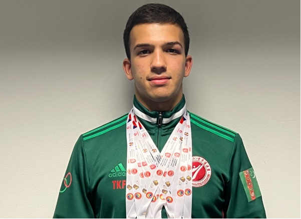 Dawut Nazmyradow karatedo boýunça Italiýada geçirilen halkara ýaryşda ...